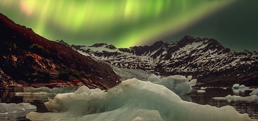 Best Time to Travel for Northern Lights: A Guide to Iceland, Alaska ...